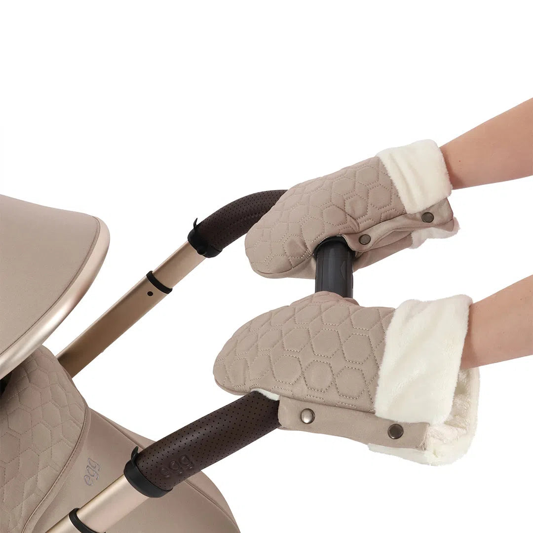 Egg3 Handmuffs – Newbie and Me